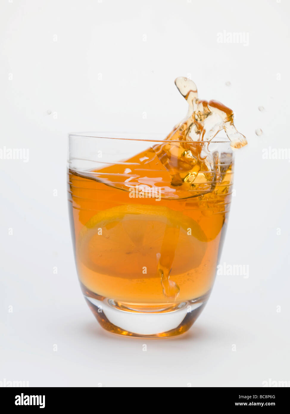 Iced tea splash hi-res stock photography and images - Alamy