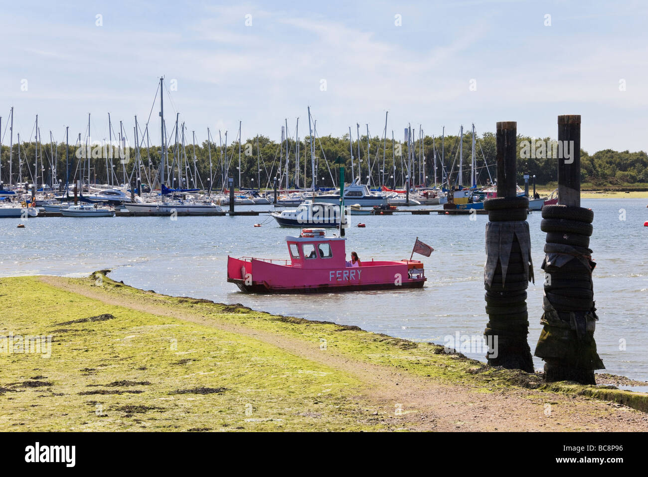 The Pink Hamble to Warsash Ferry arriving at the Slipway in Warsash at ...