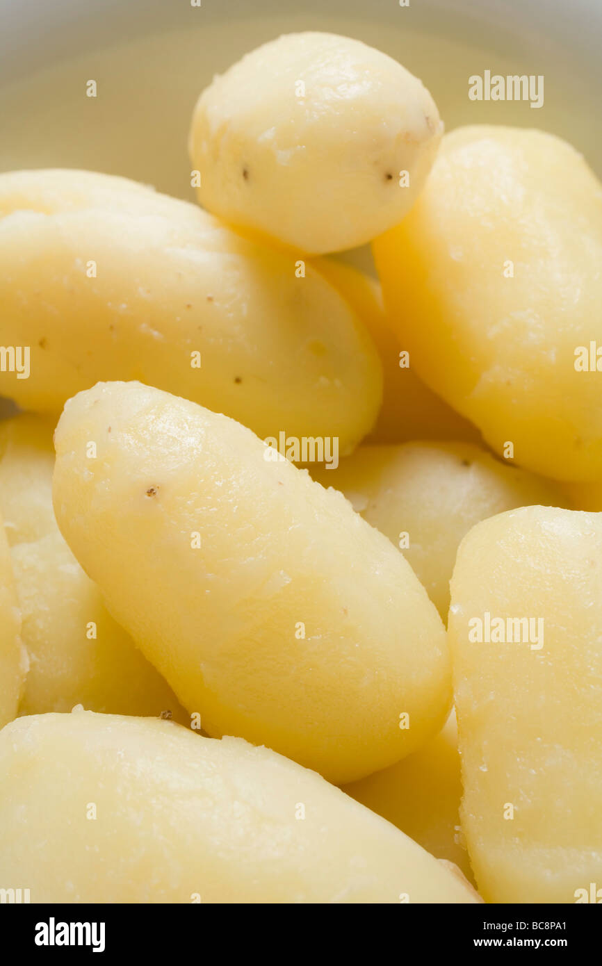 Peeled, boiled potatoes Stock Photo - Alamy