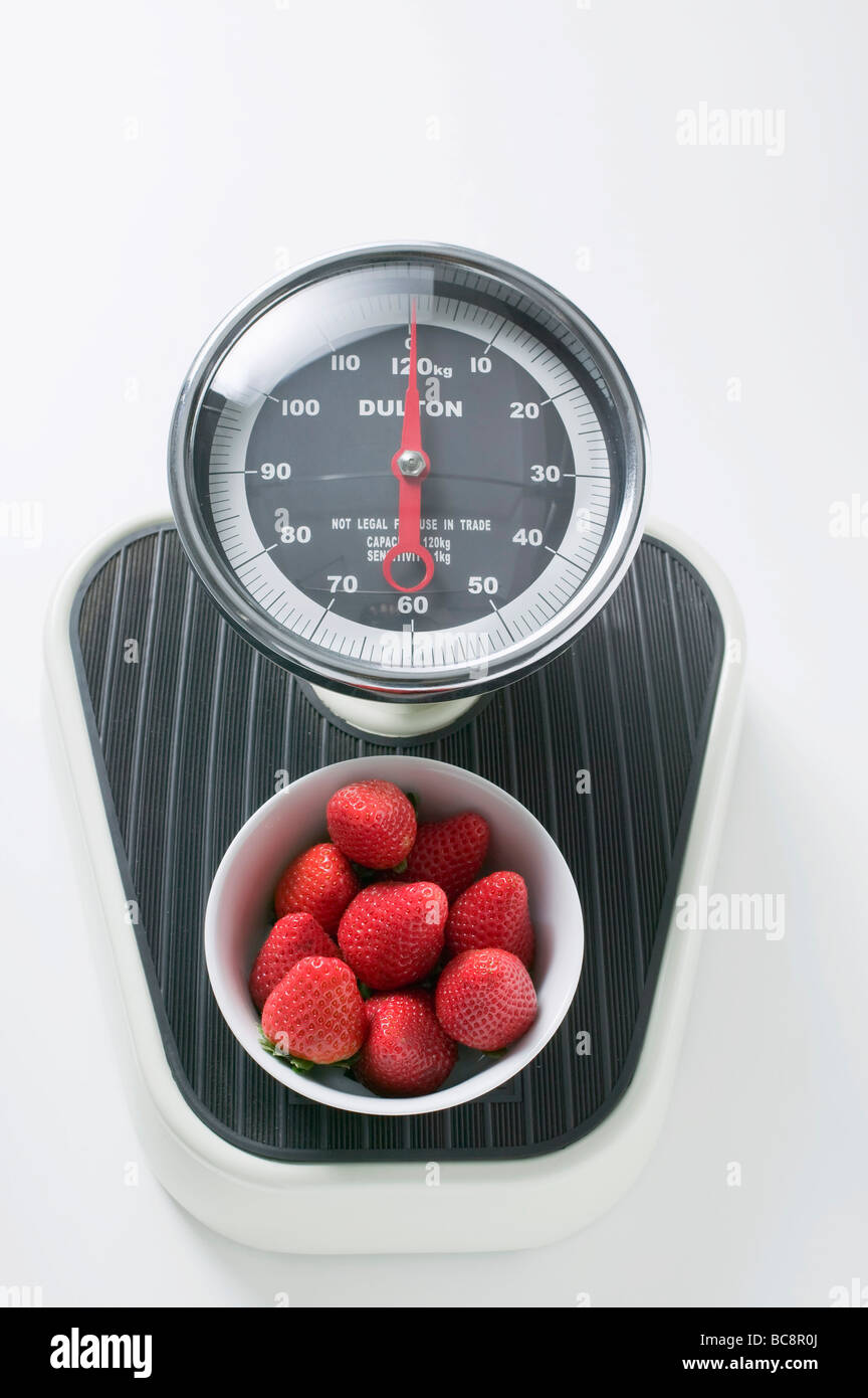 Weighing strawberries hi-res stock photography and images - Alamy