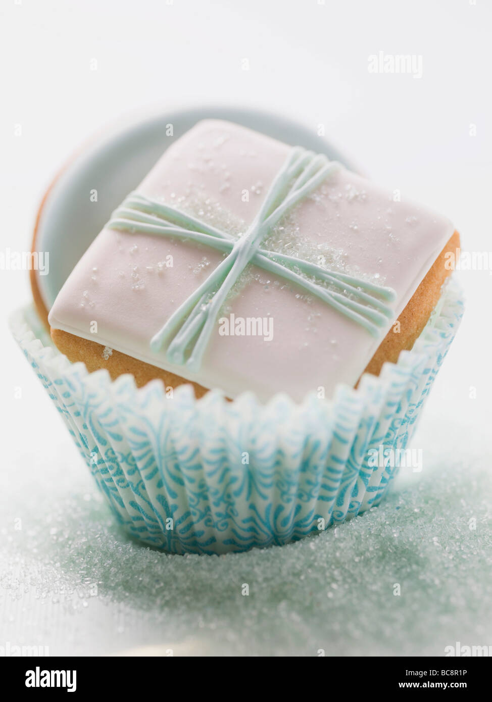 Paper case hi-res stock photography and images - Alamy