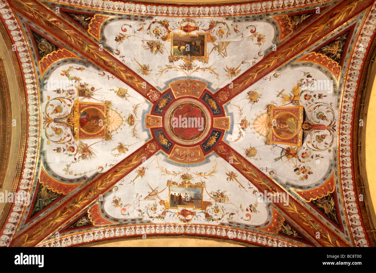 Arcade ceiling hi-res stock photography and images - Alamy