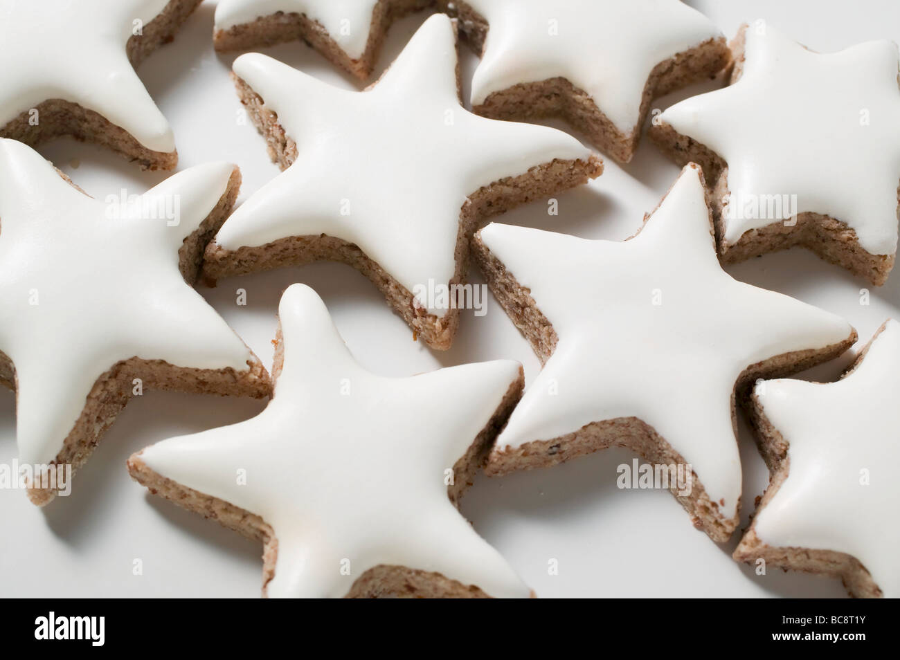 Cinnamon stars Stock Photo - Alamy