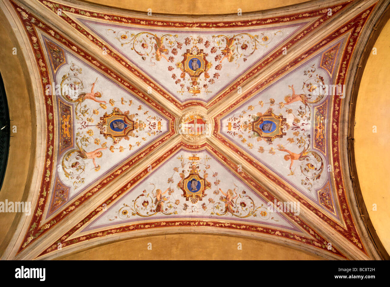 Arcade ceiling hi-res stock photography and images - Alamy