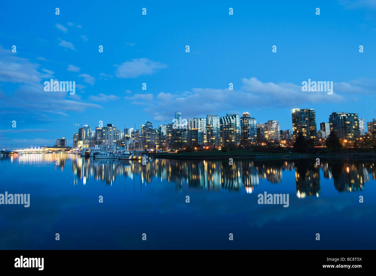 Vancouver skyline buildings hi-res stock photography and images - Alamy