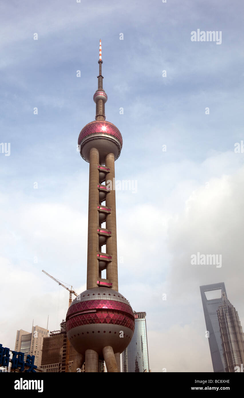 A view of the Oriental Pearl Tower in Shanghai, China Stock Photo - Alamy
