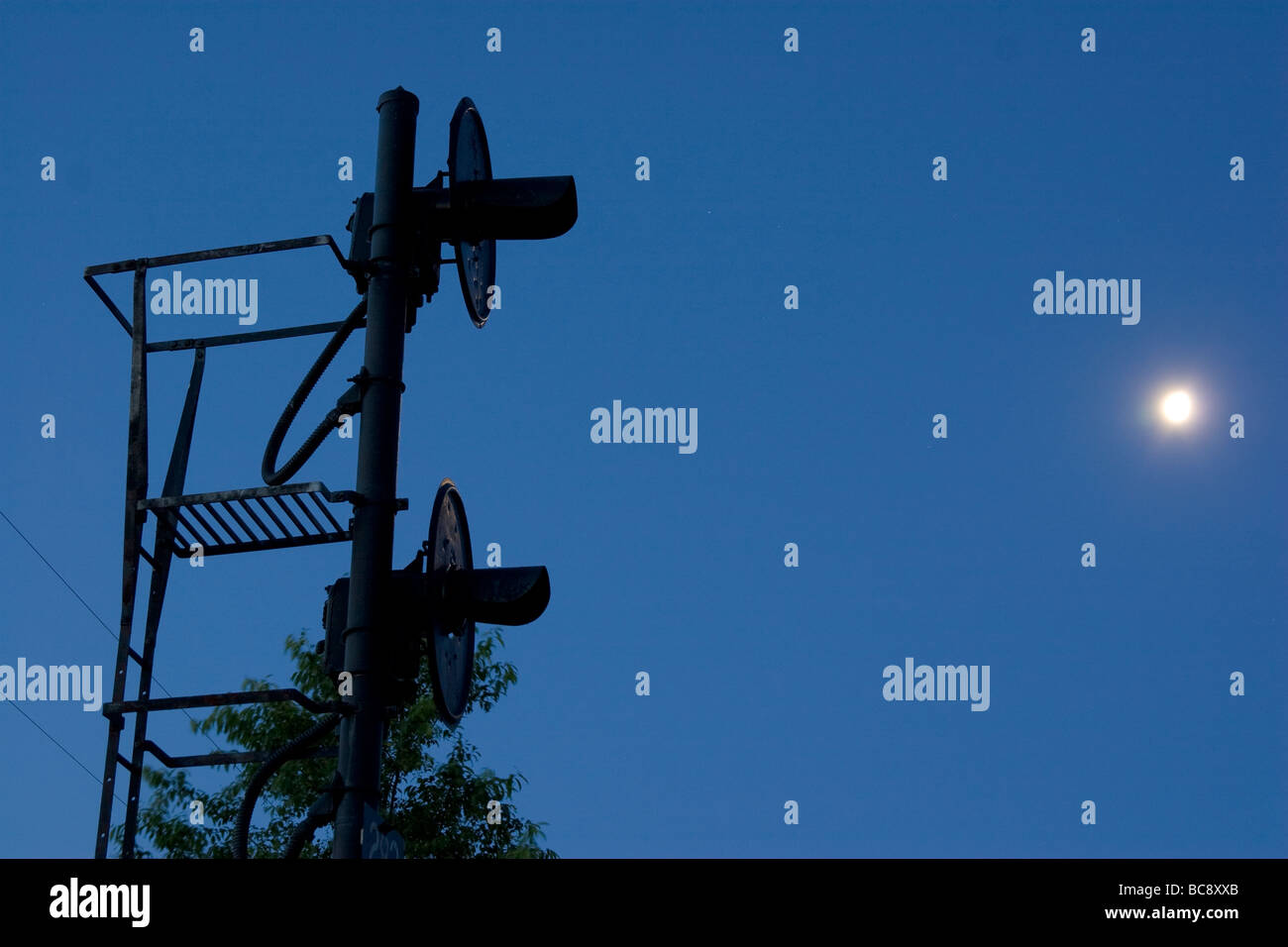 Us railroad signals hi-res stock photography and images - Alamy