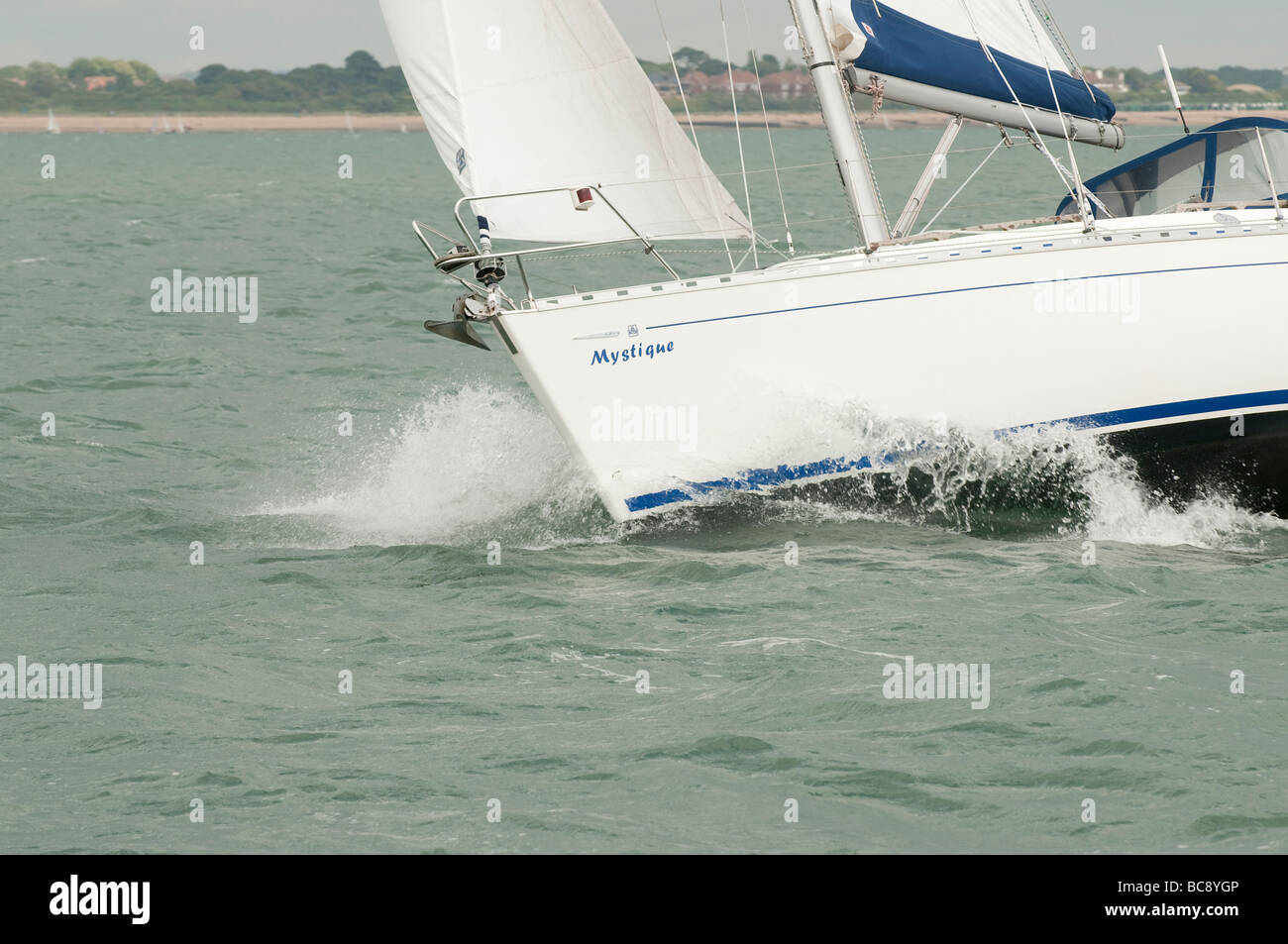 bow of a yacht sailing in the solent Stock Photo - Alamy