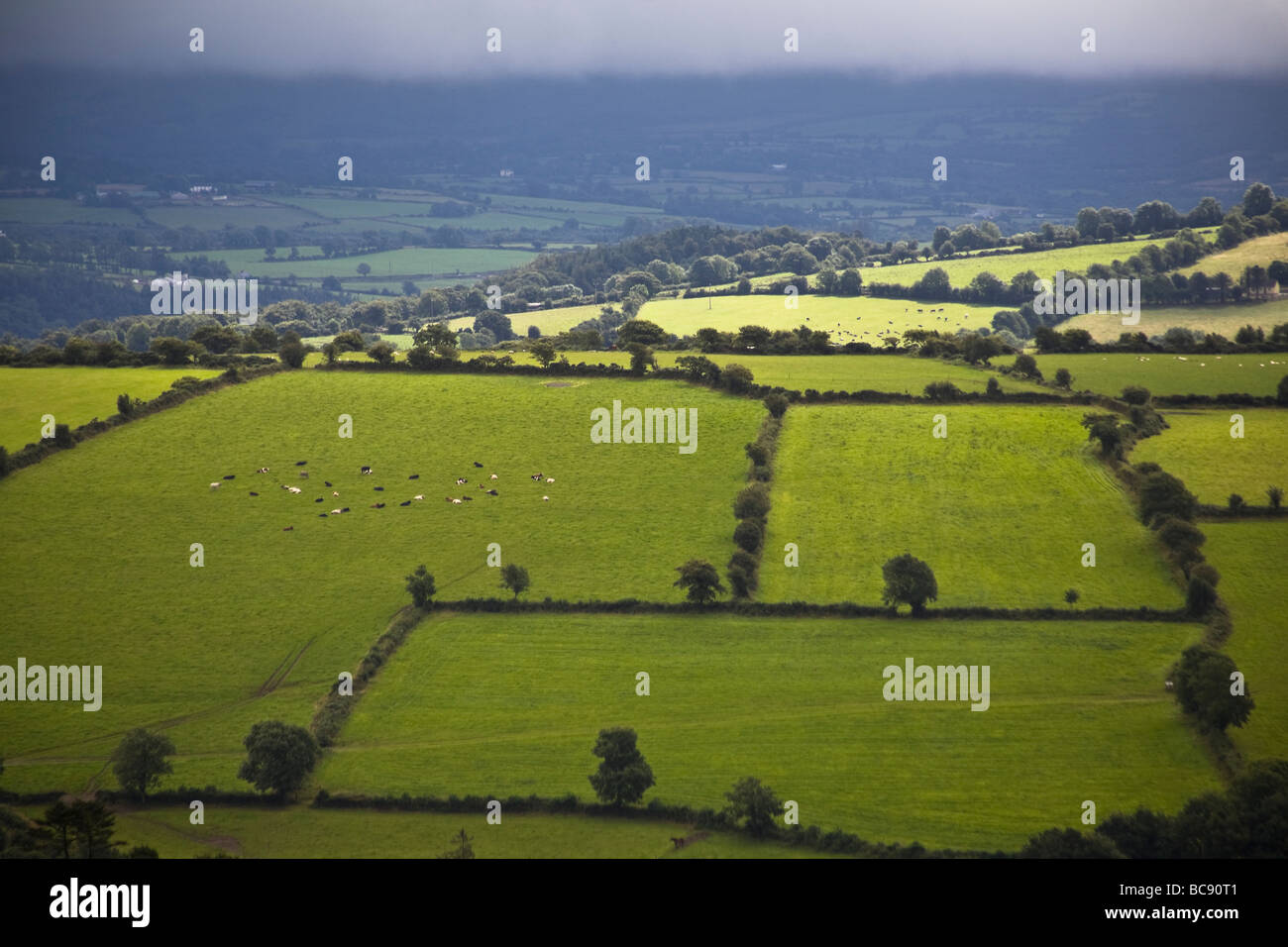 Patchwork fields hi-res stock photography and images - Alamy