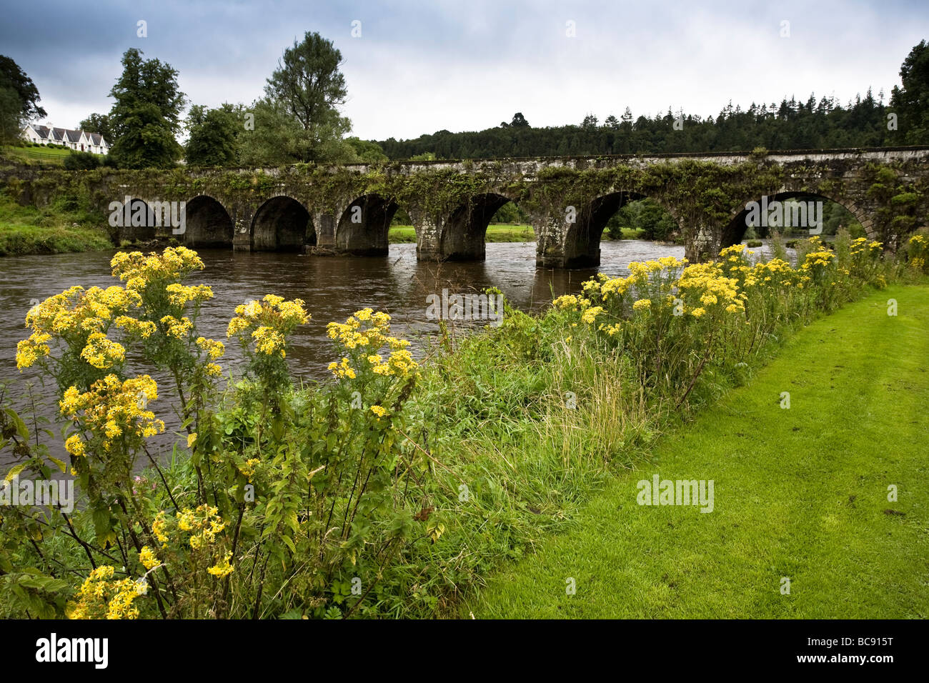 Ten arches bridge hi-res stock photography and images - Alamy