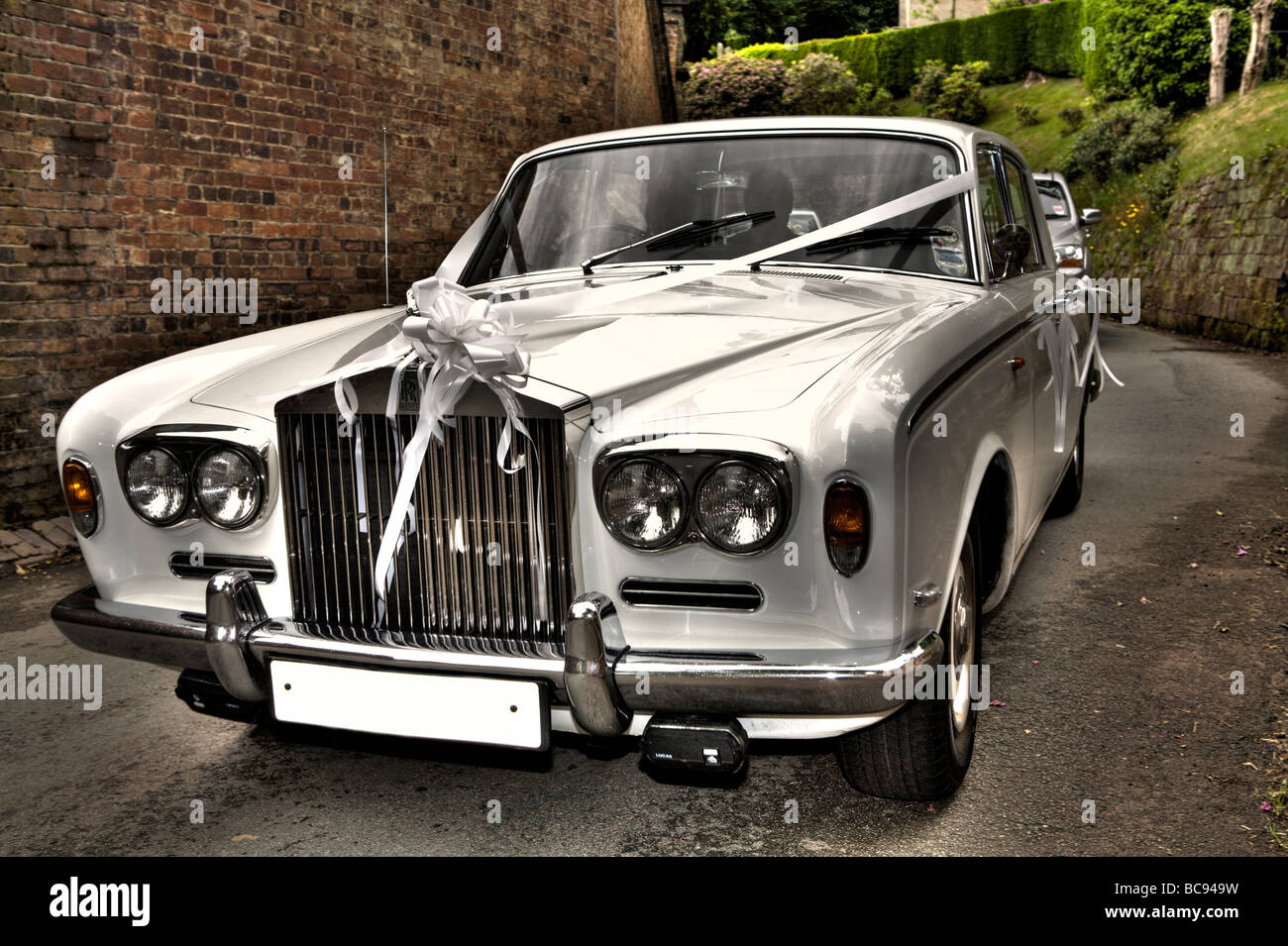 HDR rolls royce wedding car Stock Photo - Alamy