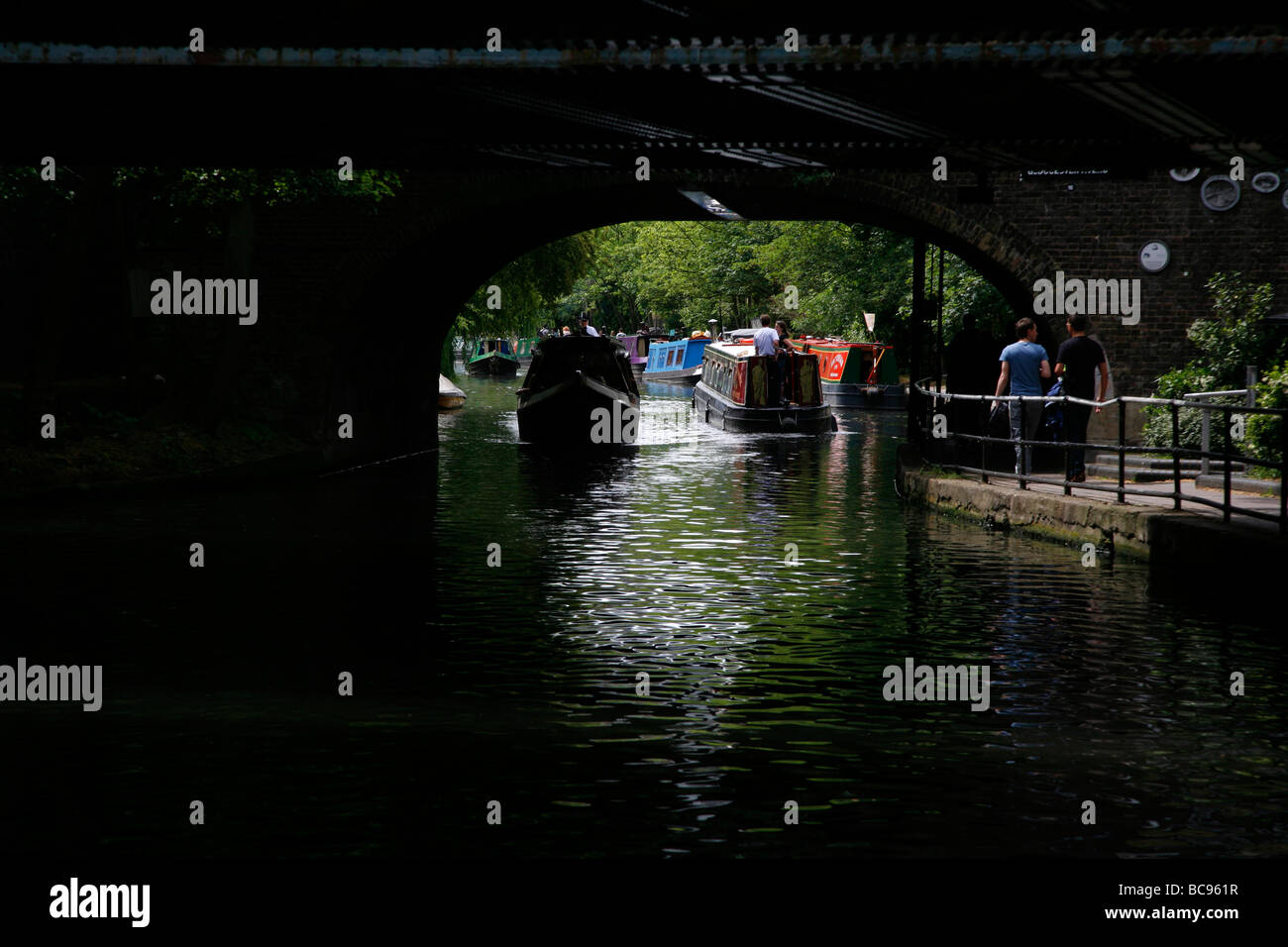 Regents canal the bridge to primrose hill hi-res stock photography and ...