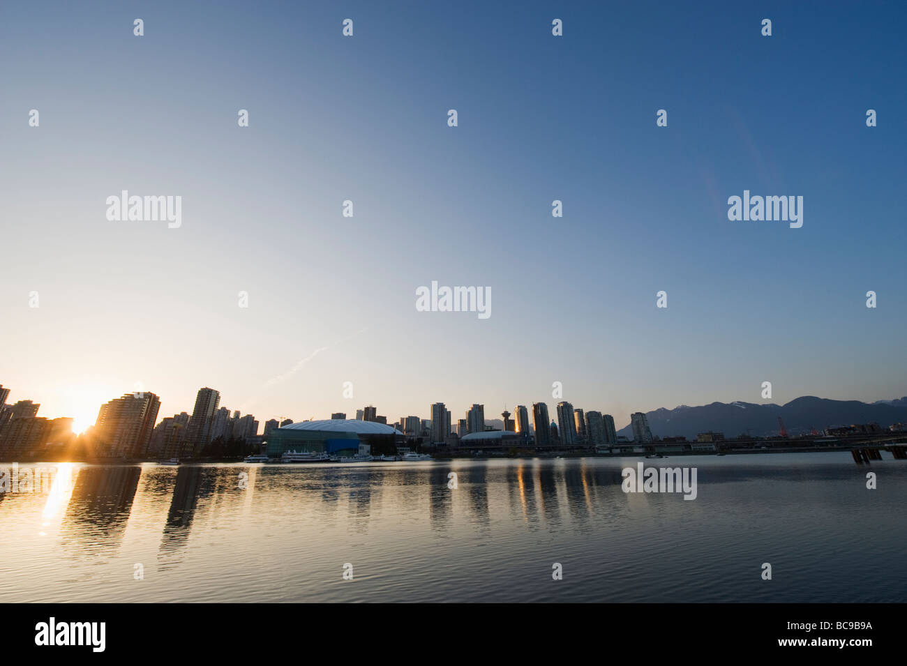 The vancouver sun building hi-res stock photography and images - Alamy