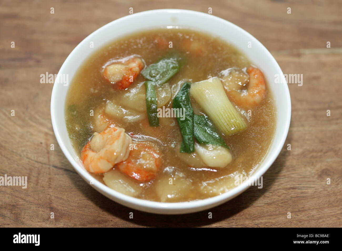 Prawns with Ginger and Spring Onion Stock Photo - Alamy