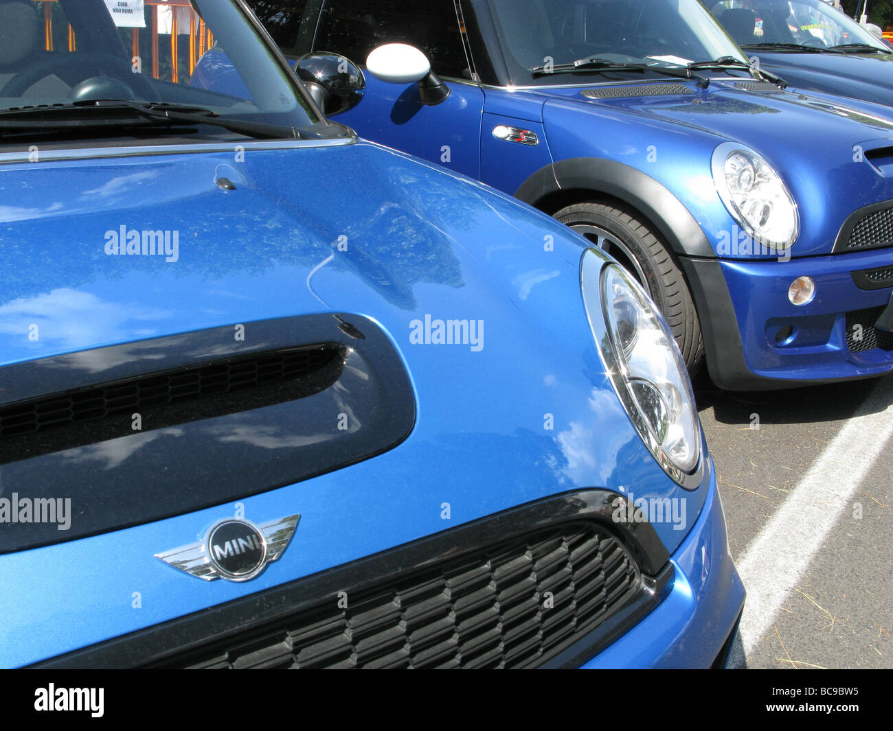 manufacturer's logo on mini car in street Stock Photo - Alamy