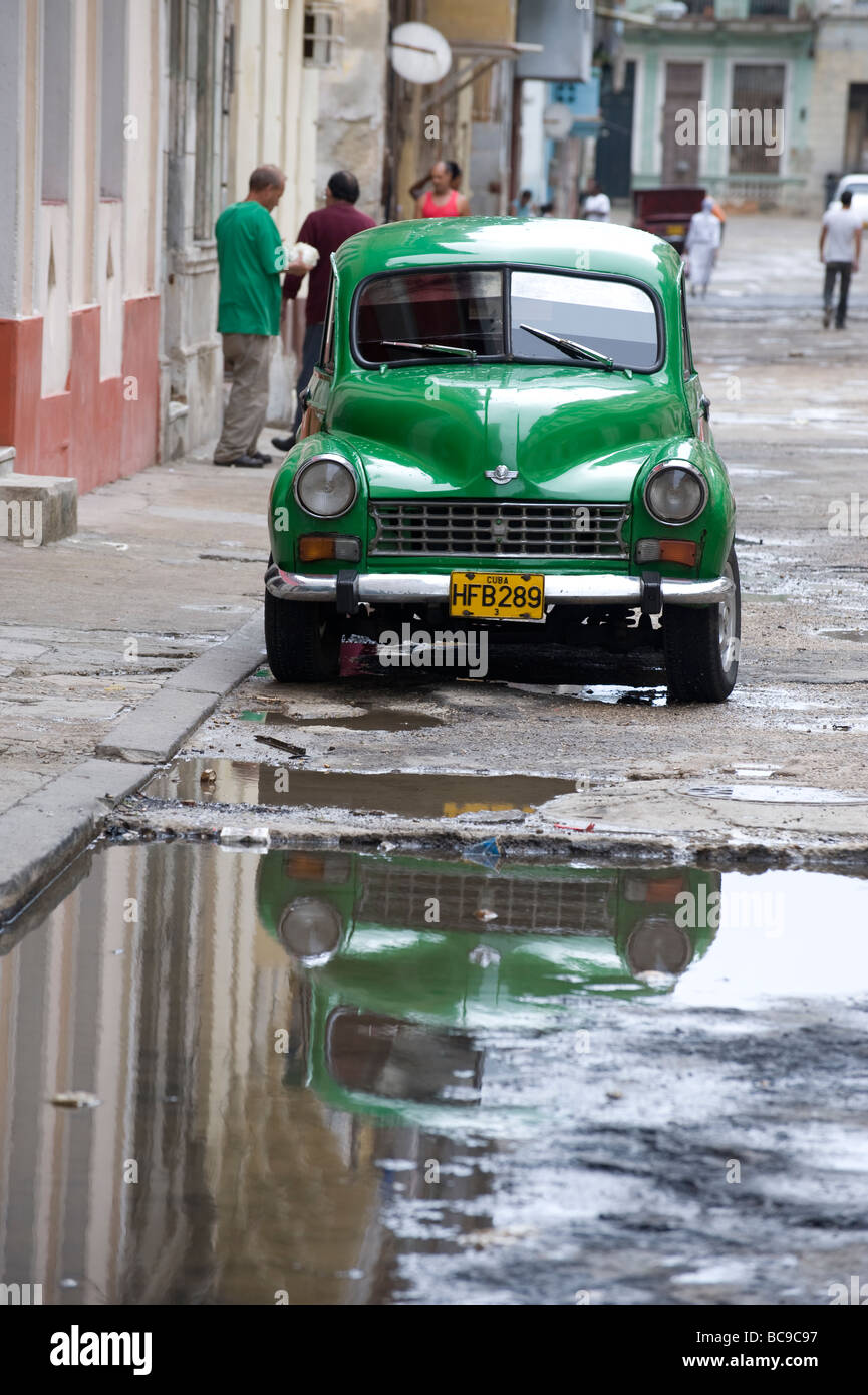 Car reflected in water hi-res stock photography and images - Alamy