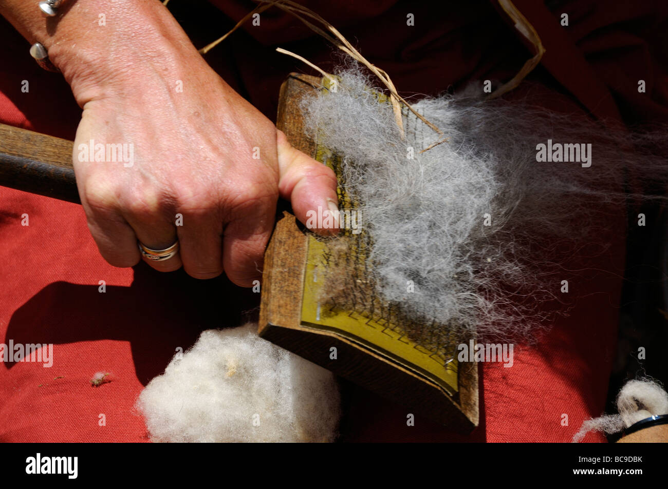Wool combing hi-res stock photography and images - Alamy