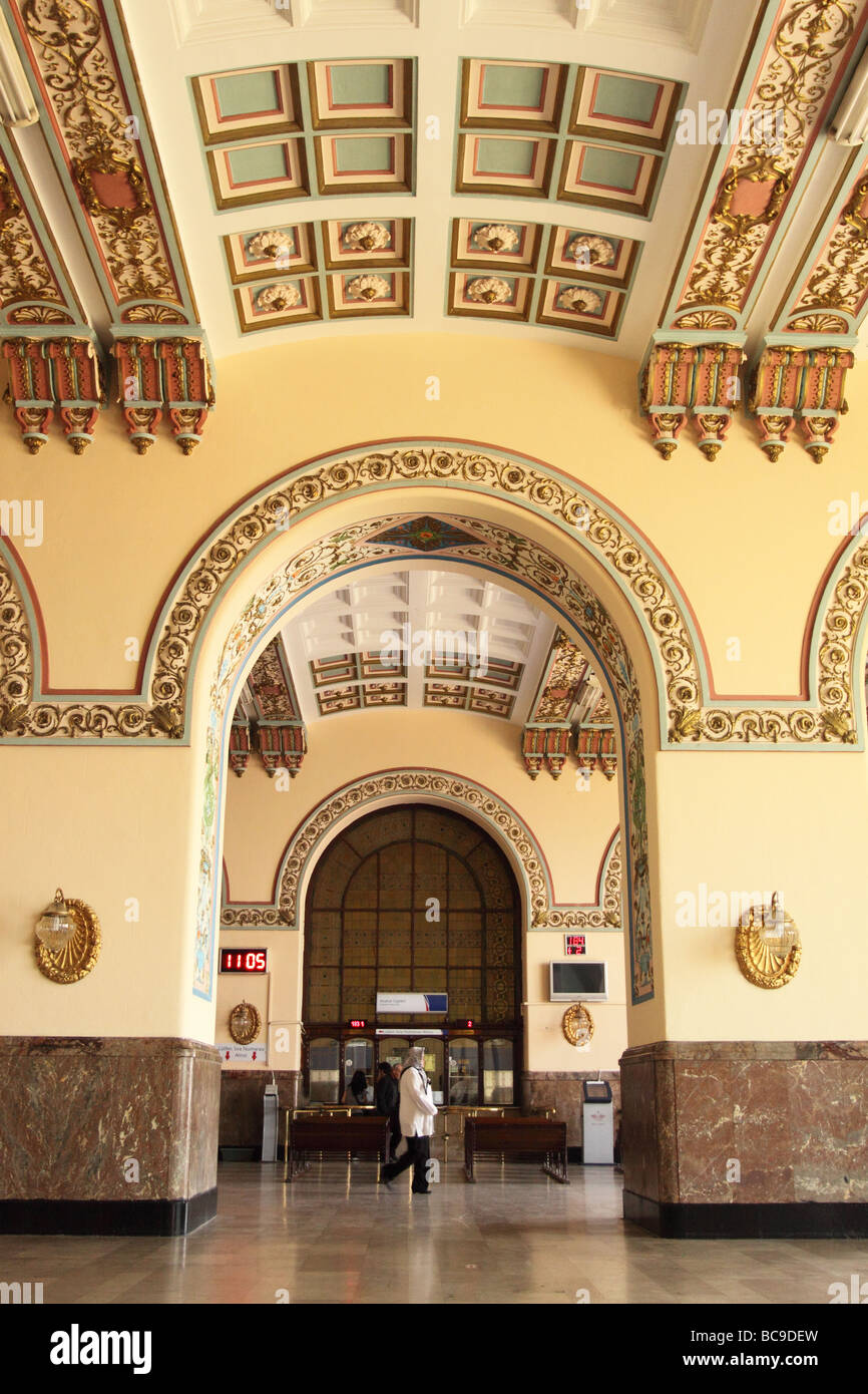 Inside of station hi-res stock photography and images - Alamy