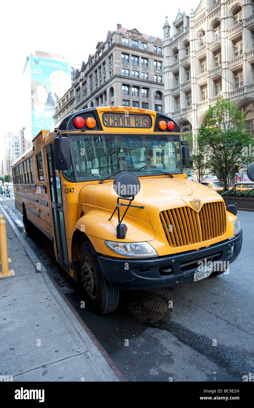 Schoolbus in NYC Stock Photo - Alamy