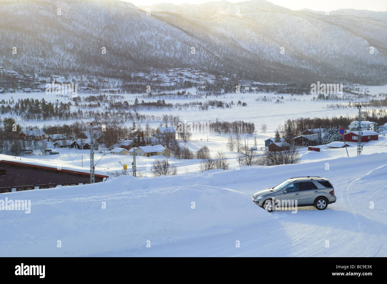 Car snow norway town hi-res stock photography and images - Alamy