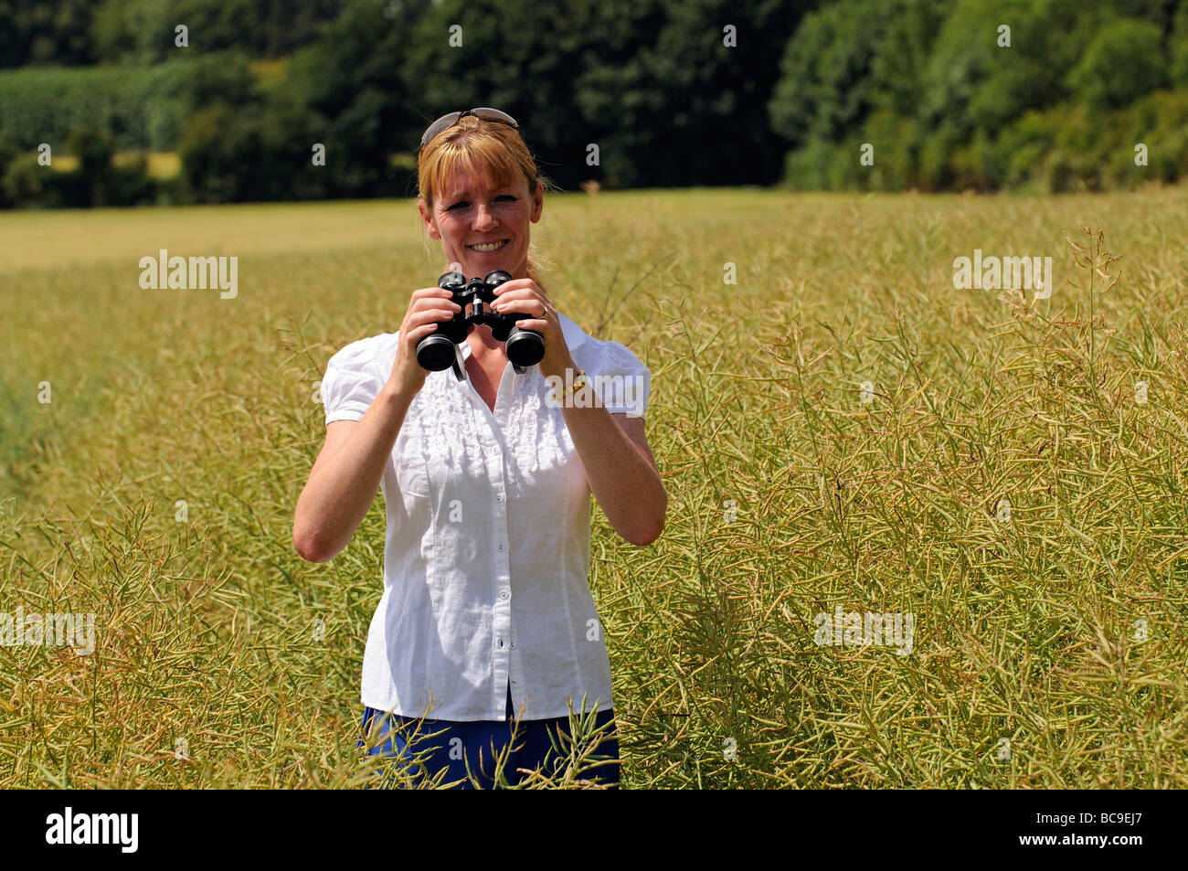 Female bird watcher uk hi-res stock photography and images - Alamy