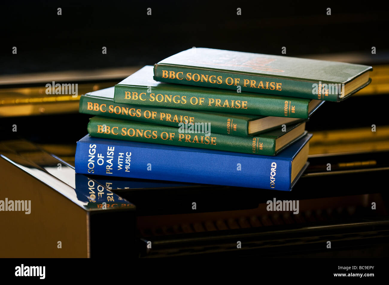 Hymn book hi-res stock photography and images - Alamy