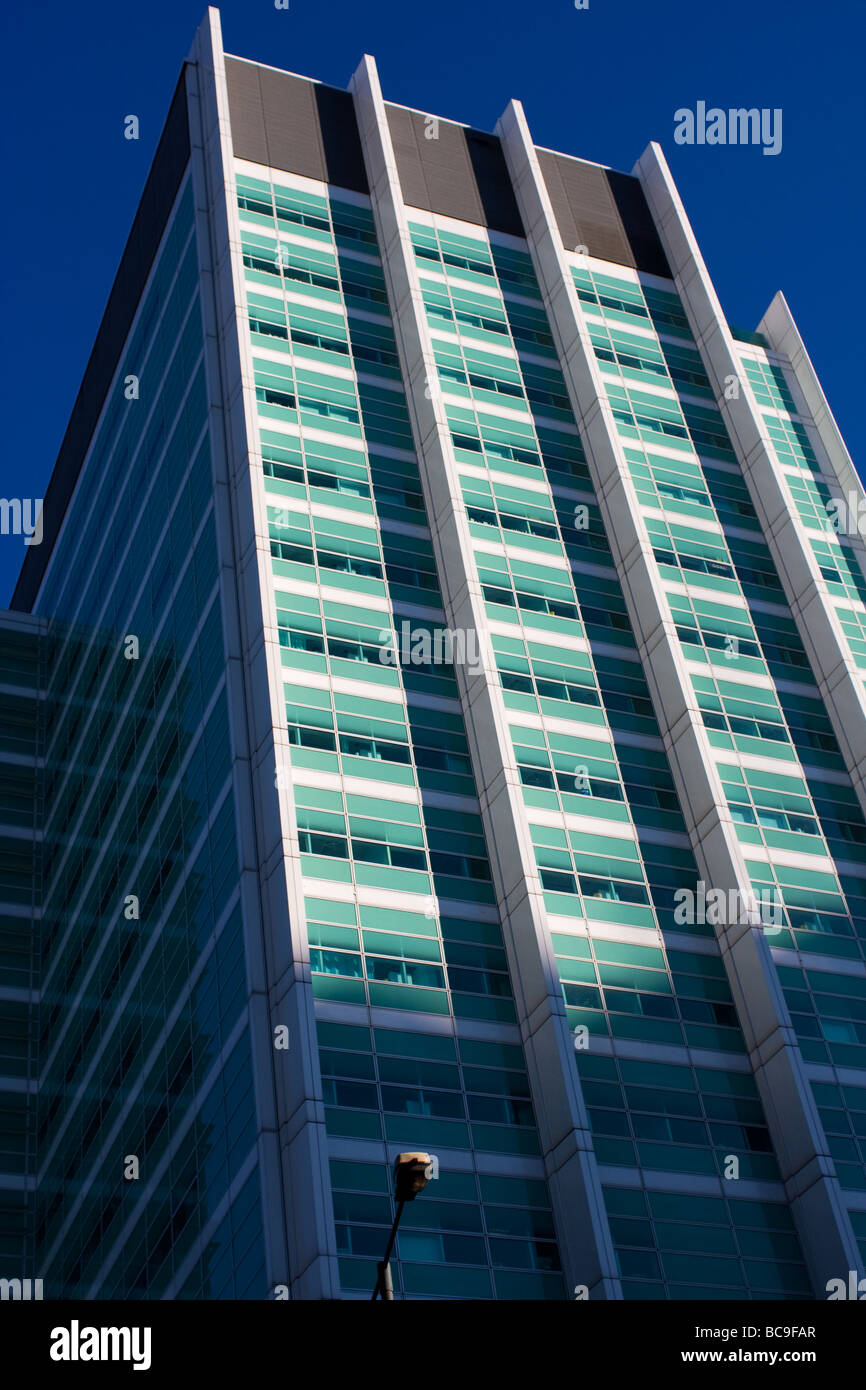 Shadow tall building hi-res stock photography and images - Alamy
