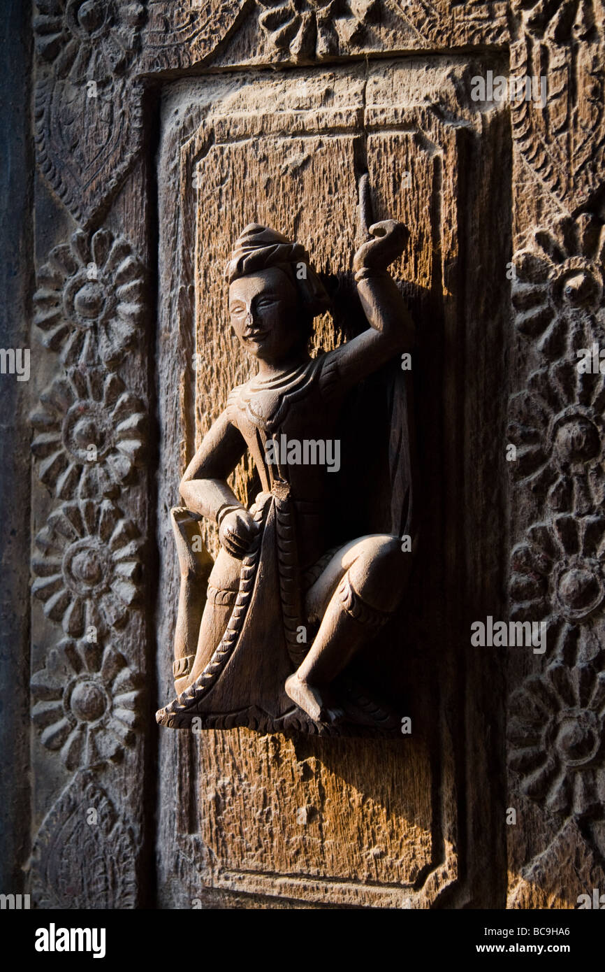 Myanmar burma burma door wooden hi-res stock photography and images - Alamy