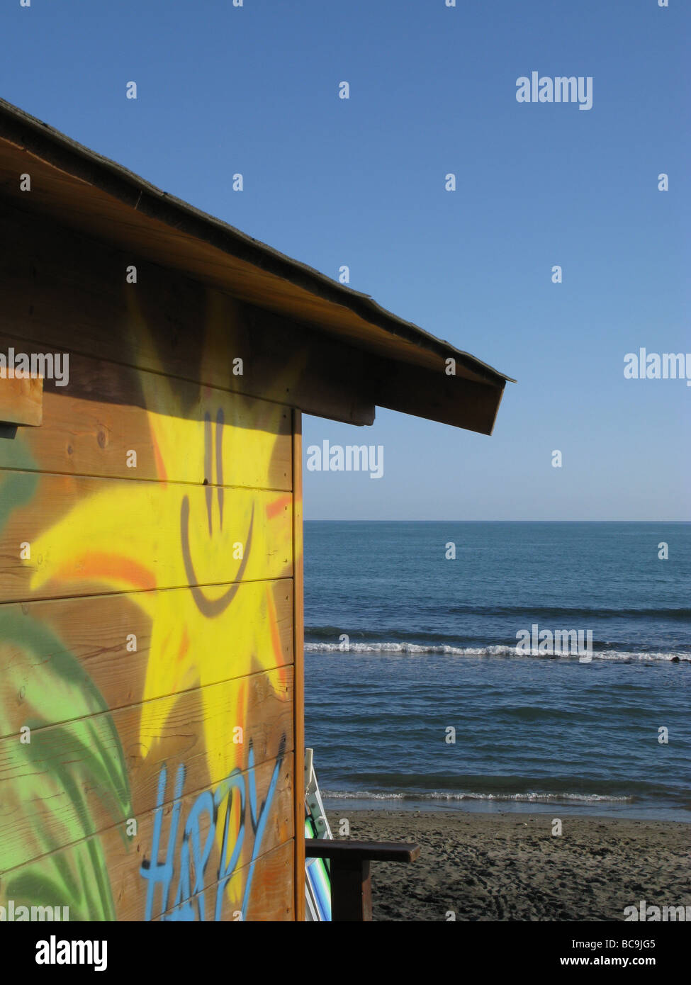Open cafe beach hut hi-res stock photography and images - Alamy