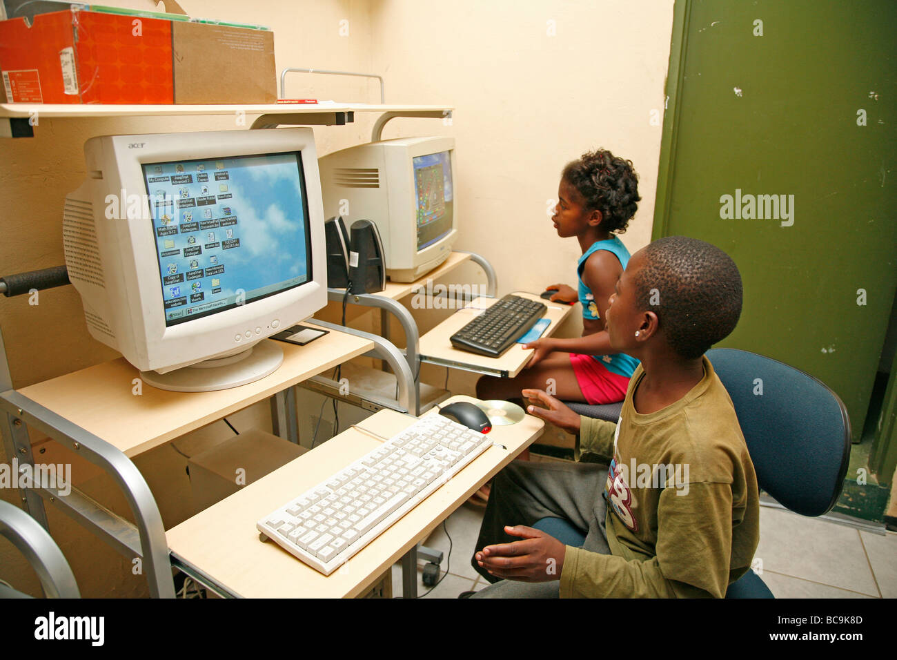 Children computers black hi-res stock photography and images - Alamy