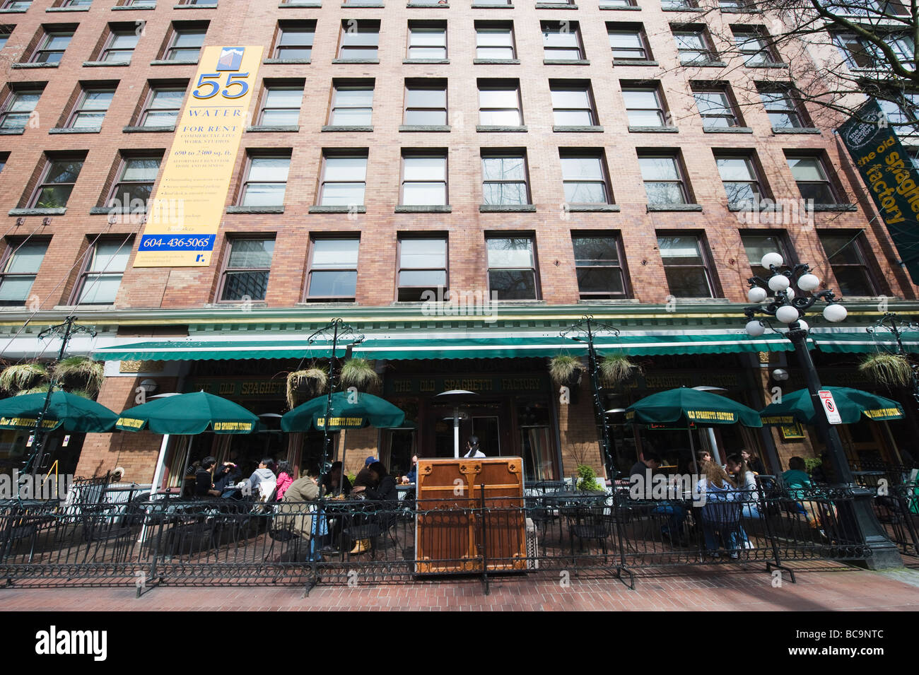 Gastown and vancouver and restaurant hi-res stock photography and ...