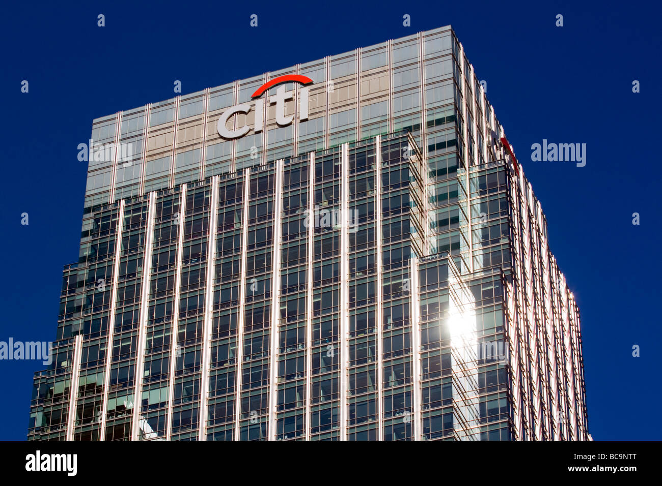 25 canada square hi-res stock photography and images - Alamy
