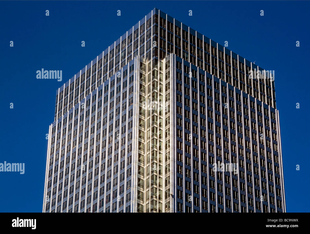One canada square london hi-res stock photography and images - Alamy