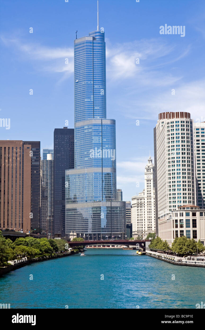Colorful Apartment buildings in Chicago Stock Photo - Alamy