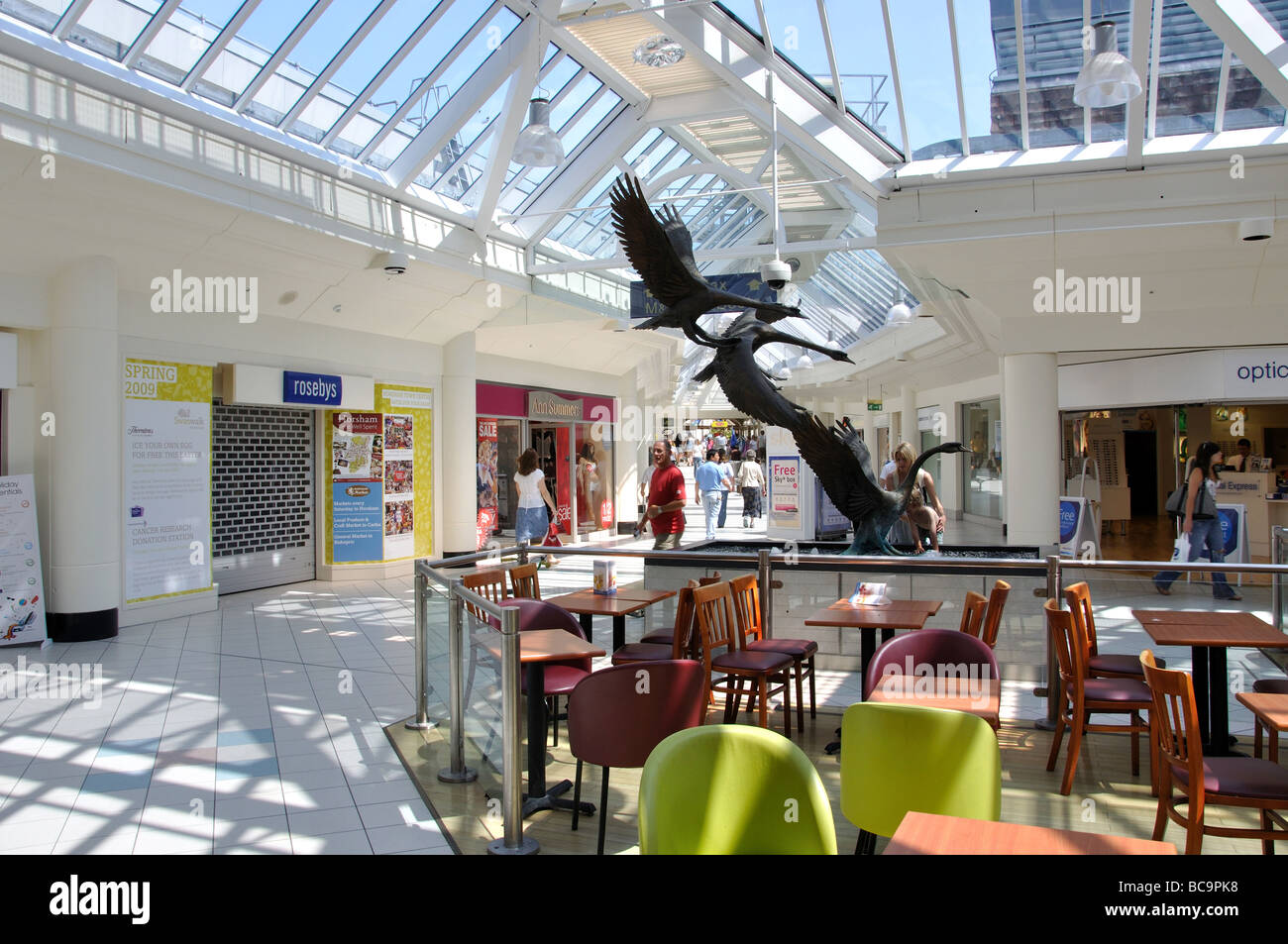 Swan Walk Shopping Centre, The Carfax, Horsham, West Sussex, England ...
