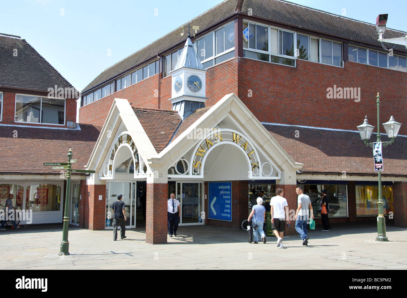 Swan Walk Shopping Centre, The Carfax, Horsham, West Sussex, England ...