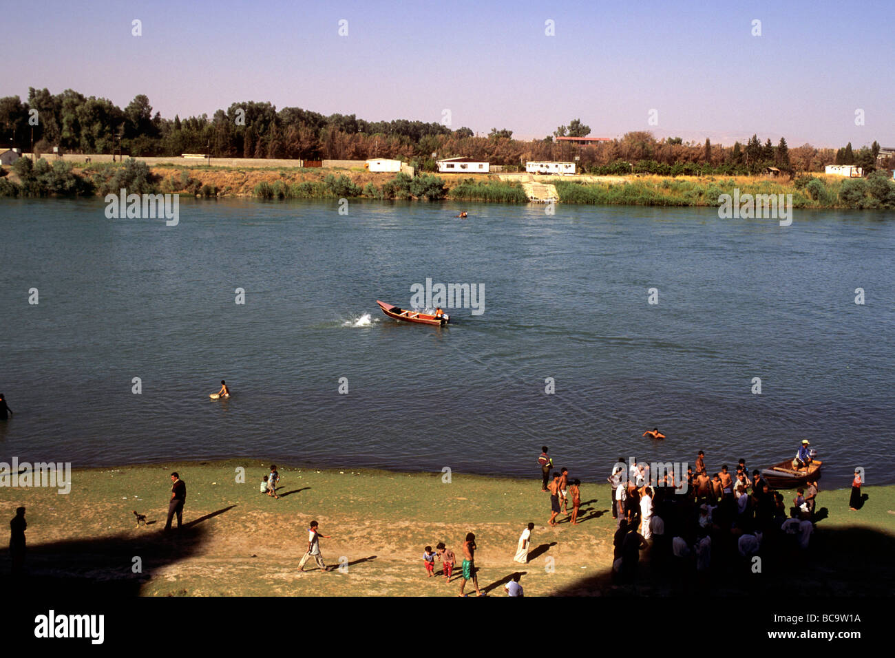 iraq tigri river mosul Stock Photo - Alamy
