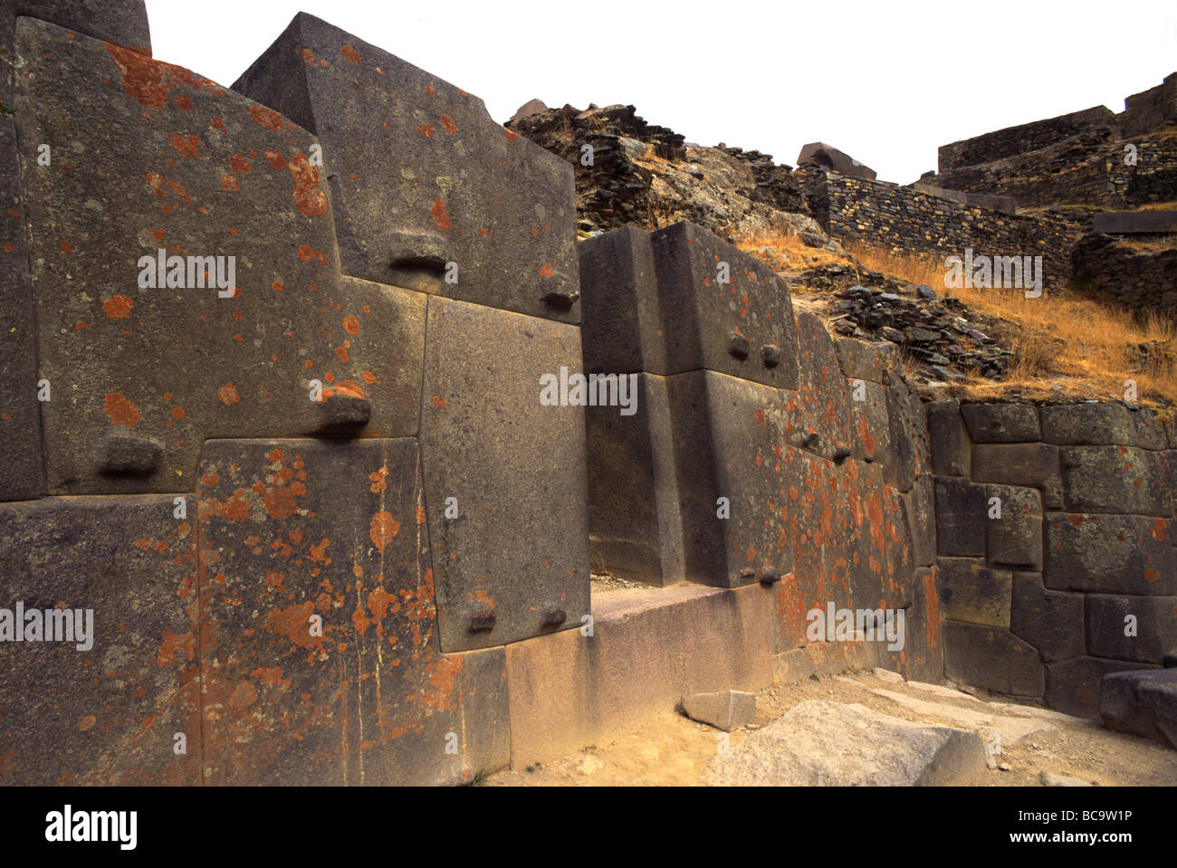 The DOUBLE JAM GATEWAY of the TERRACE OF THE 10 NICHES in the INCA ...