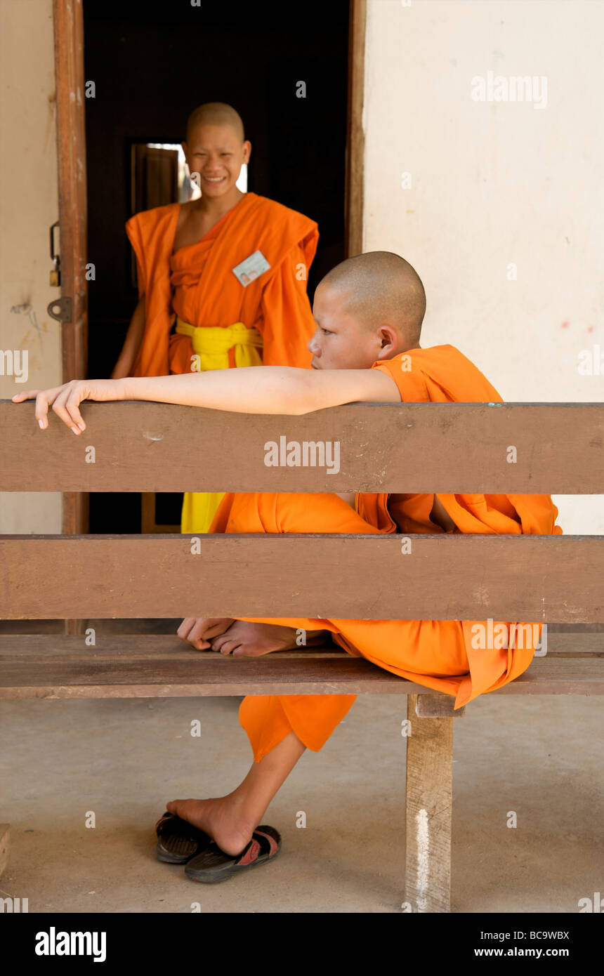 Novice monks at school hi-res stock photography and images - Alamy