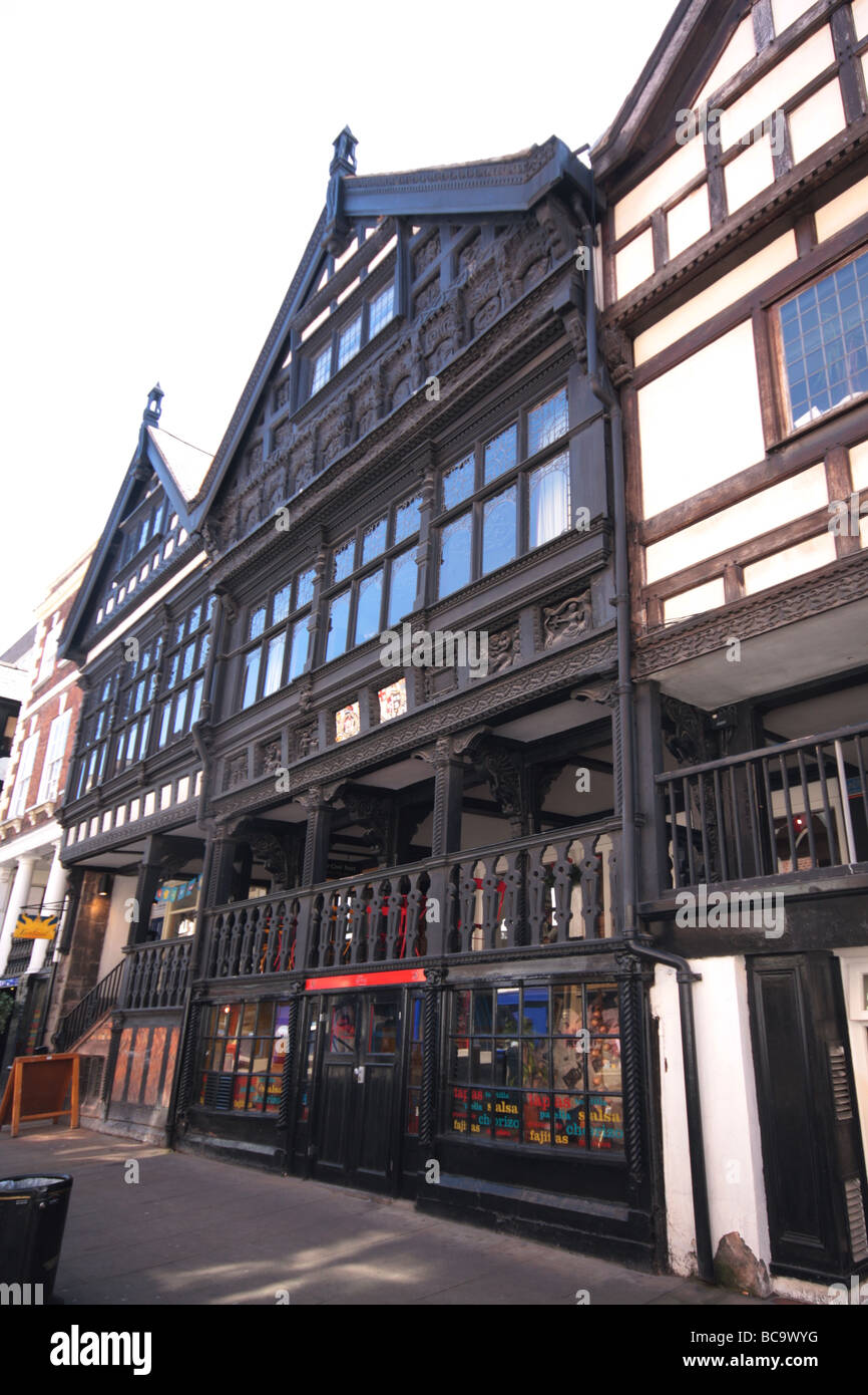 Street scene in Chester Stock Photo - Alamy