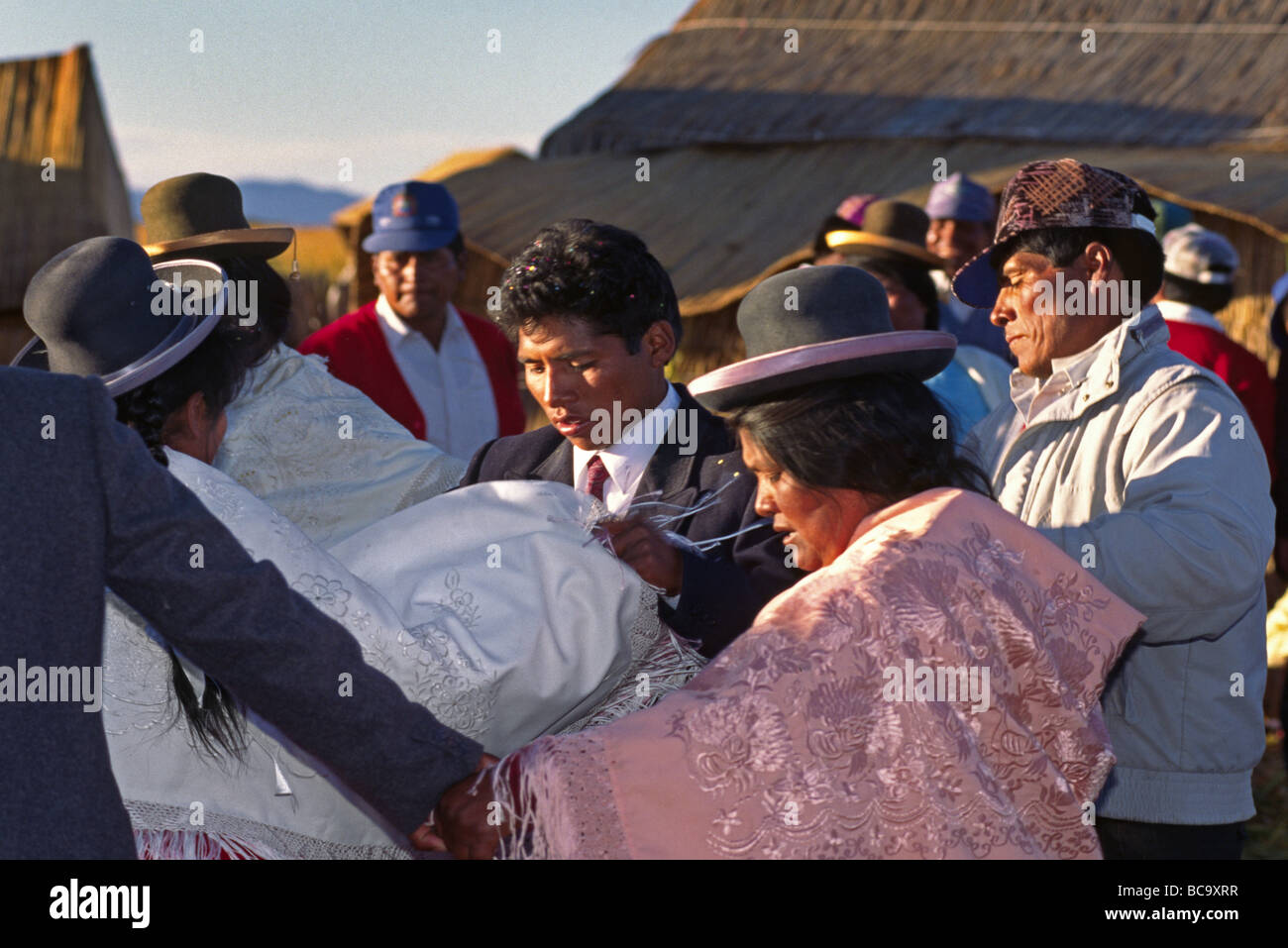 Native american couple marry hi-res stock photography and images - Alamy