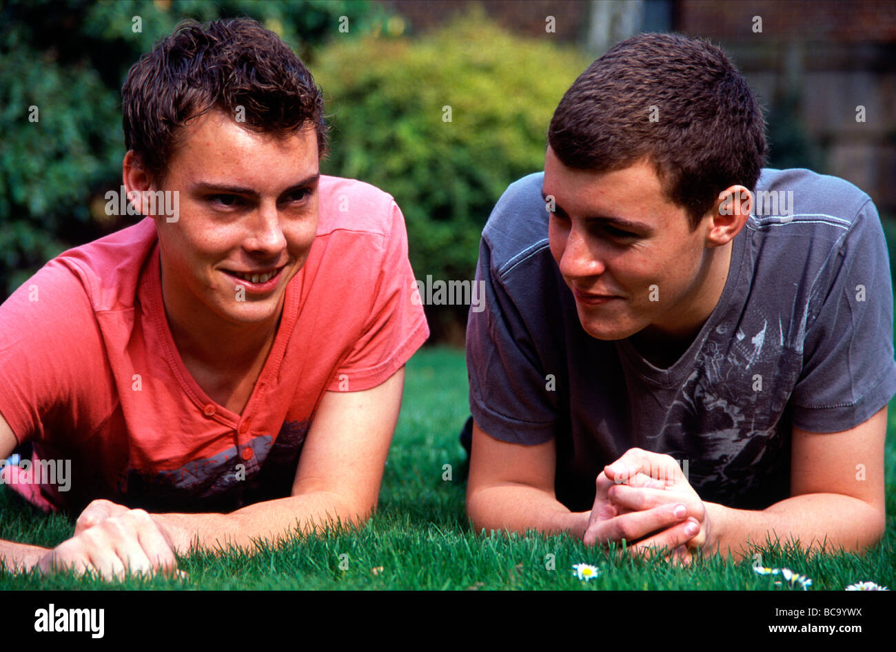 Non identical twins hi-res stock photography and images - Alamy