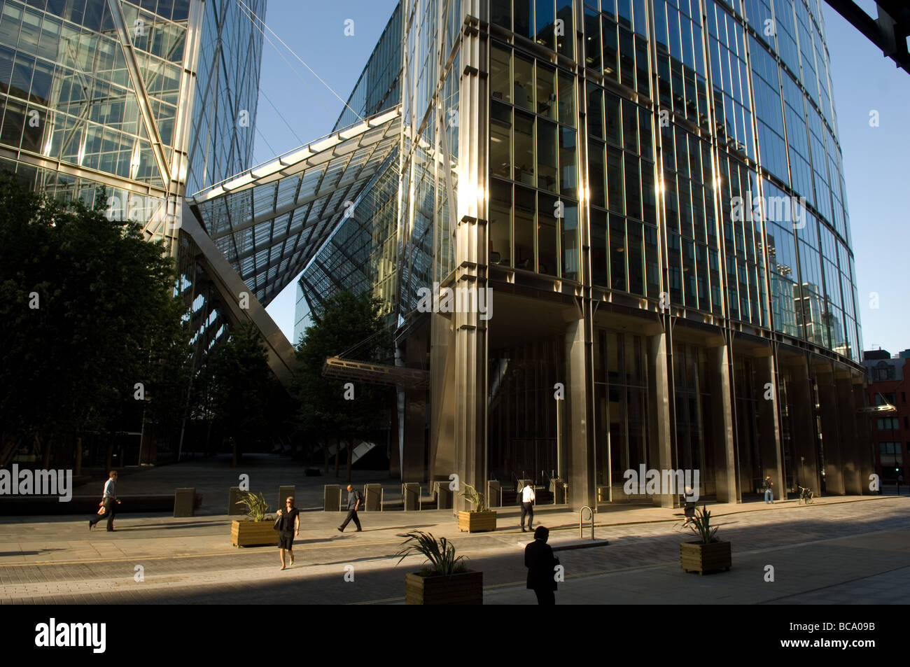 Broadgate Tower at 201 Bishopsgate, London, EC2 in late afternoon ...