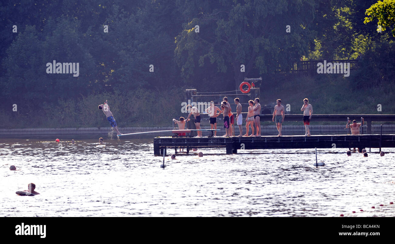 Hampstead ponds bathing diving Men's Pond Stock Photo - Alamy