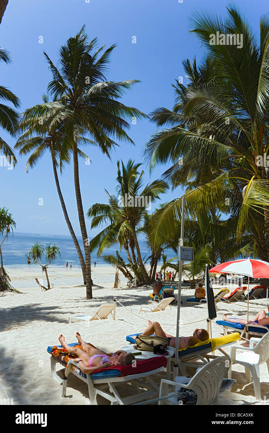Kenya shanzu beach hi-res stock photography and images - Alamy