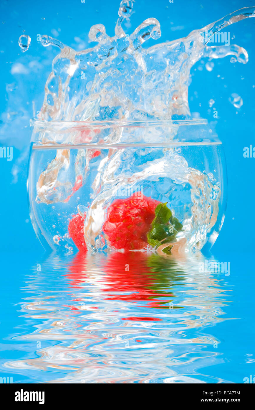 Strawberry fruit splash hi-res stock photography and images - Alamy