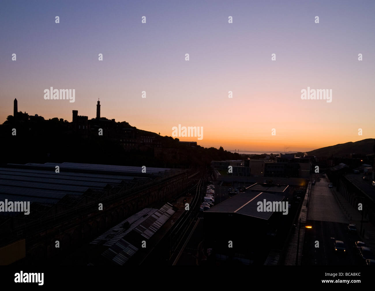 Sunrise edinburgh dawn beautiful hi-res stock photography and images ...