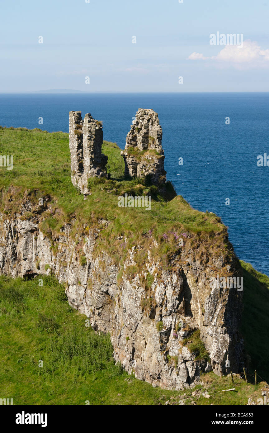 Dunseverick castle ireland hi-res stock photography and images - Alamy