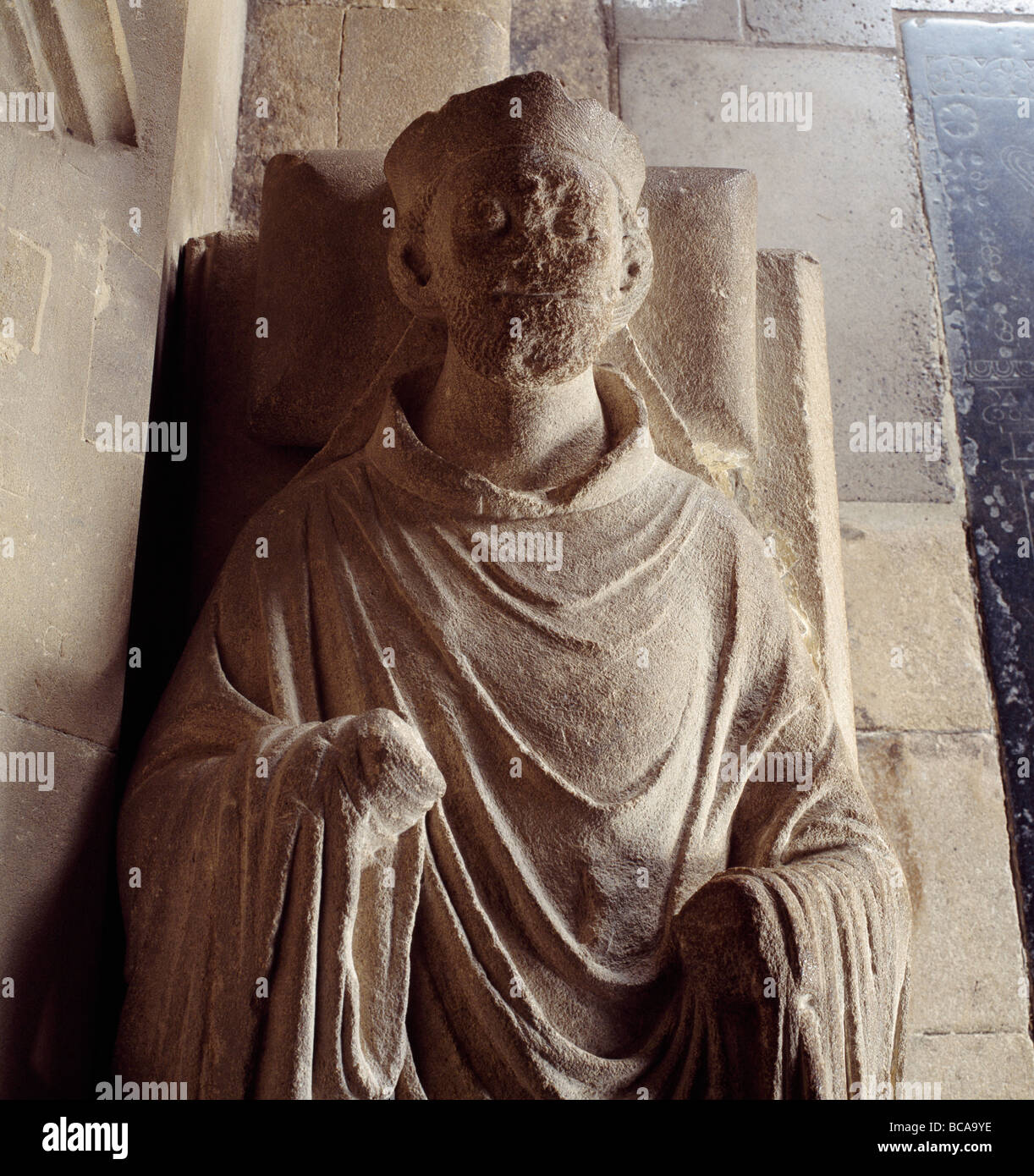 Wells Cathedral: stone effigy on tomb of Giso of Lorraine Stock Photo ...