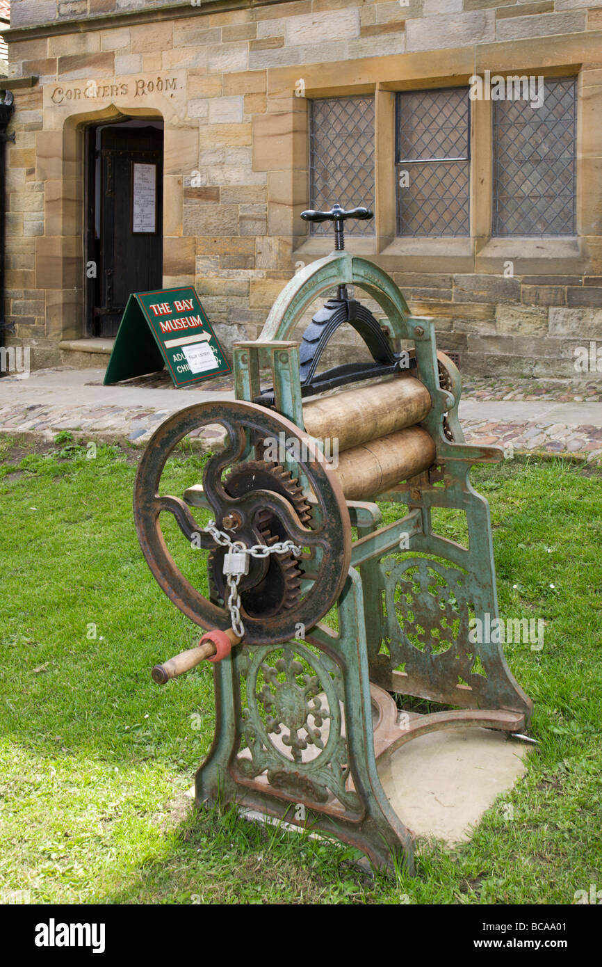 Old mangle hi-res stock photography and images - Alamy